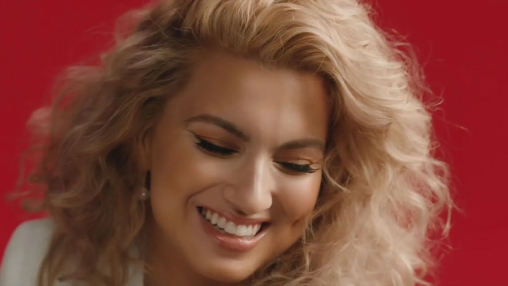 'Pude sentir sus oraciones': La cantante Tori Kelly publica versículo ...